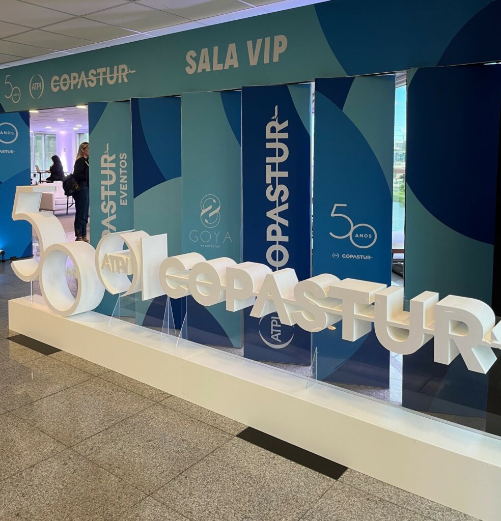Copastur marca presença Fórum Panrotas celebrando seus 50 anos com ...