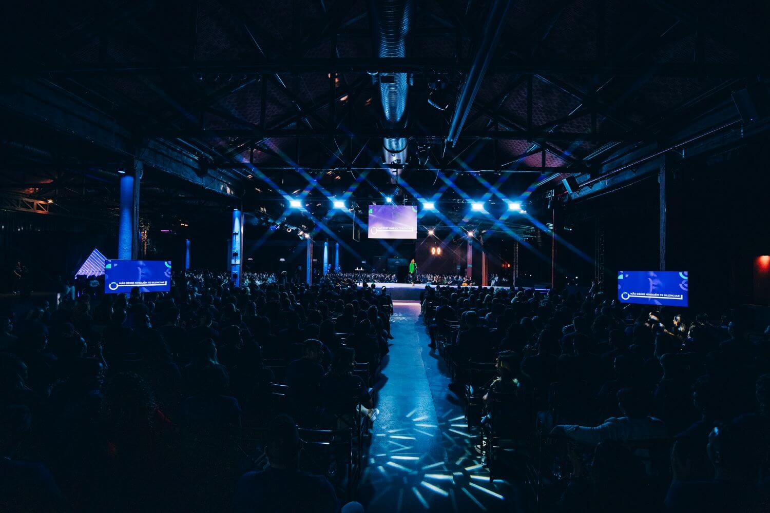 Decoração para evento corporativo: 15 dicas criativas e mais